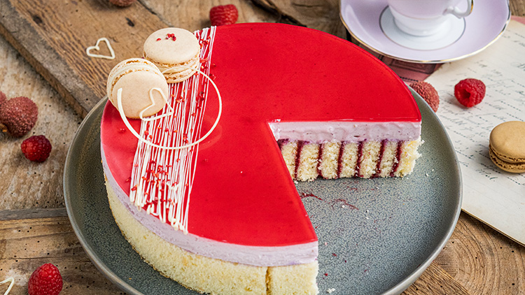 Wickeltorte mit Himbeer-Lychee-Mousse - Globus ☀ Supermarkt ⇒ Vielfalt ...