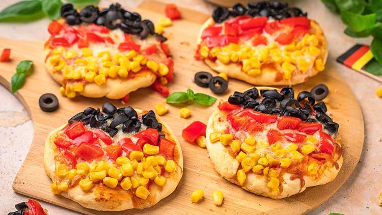 EM-Deutschland Mini-Pizzen - Globus ☀ Supermarkt ⇒ Vielfalt, Qualität ...